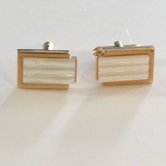 SWANK | Accessories | Pair Of Mens Swank Cuff Links Gold Colored | Poshmark